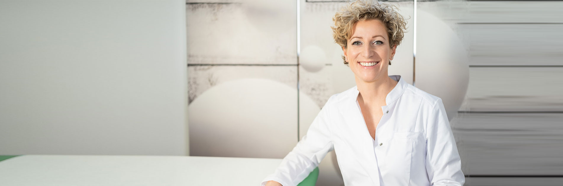 Dr. Birgit Dinnewitzer, Fachärztin für Endoskopie, Proktologie & Ernährungsmedizin – Dr. Dinnewitzer